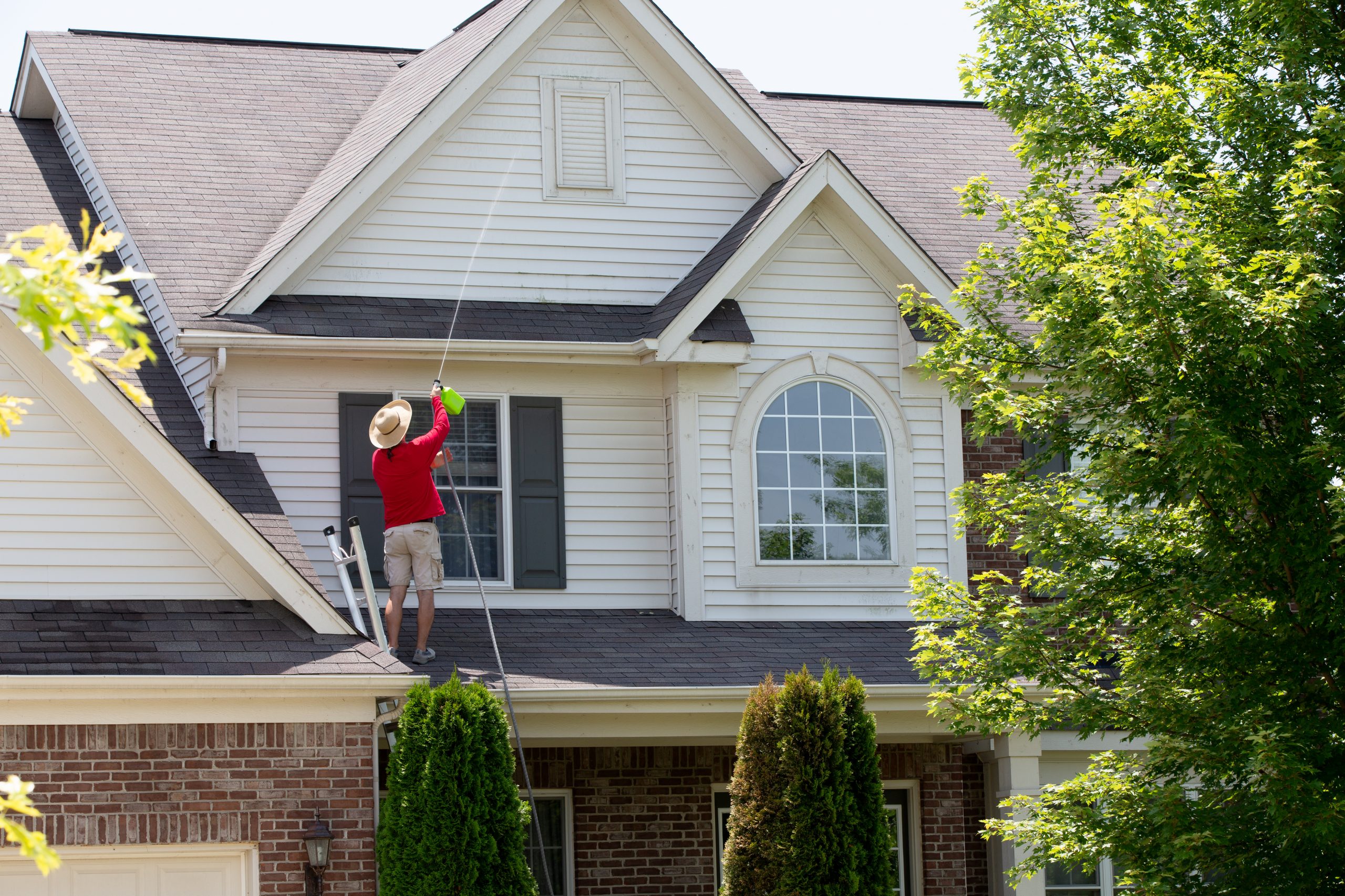 6 Signs Your Home Needs Intensive Exterior Cleaning