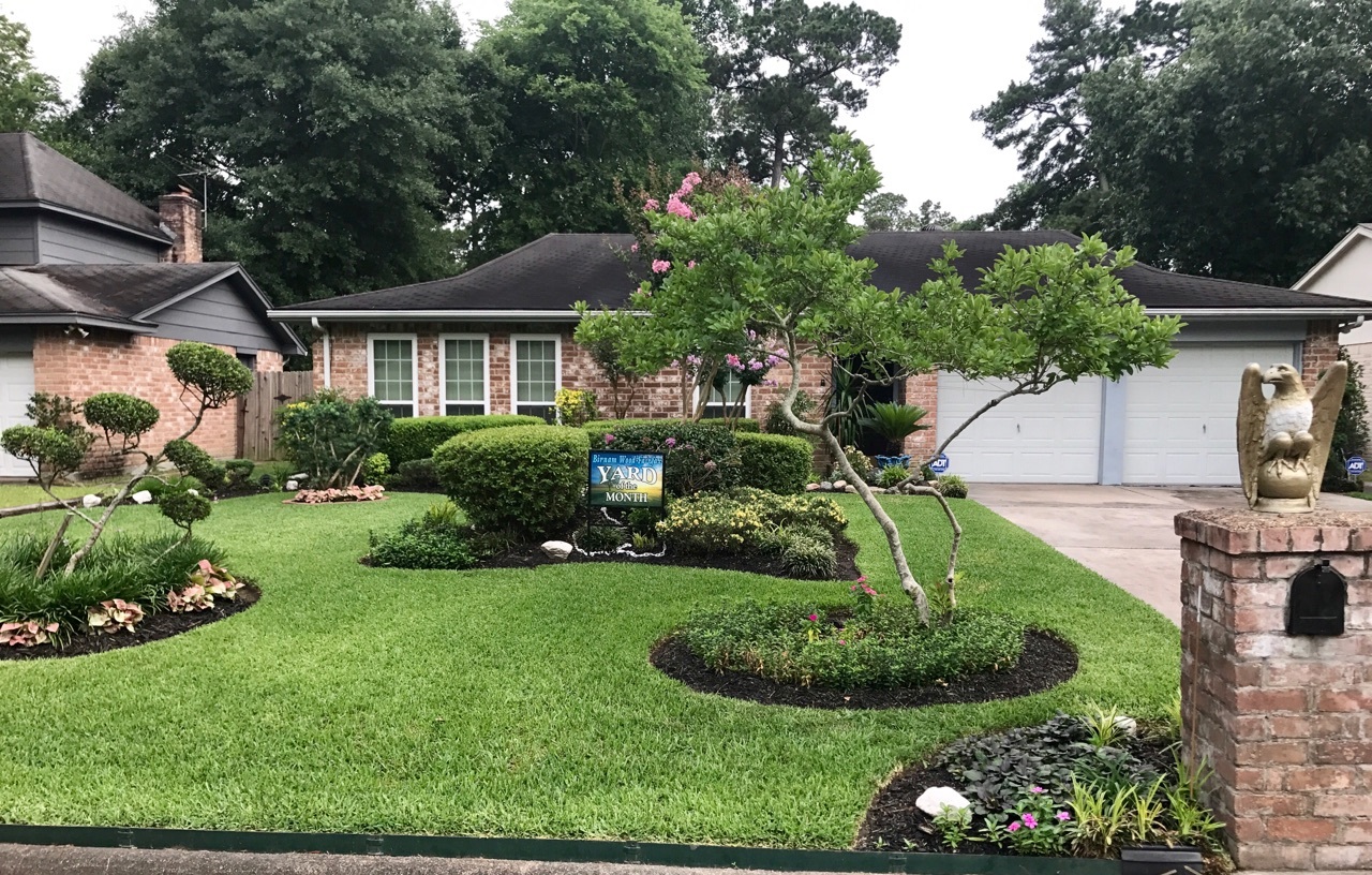 5 Tips for Winning the Yard of the Month